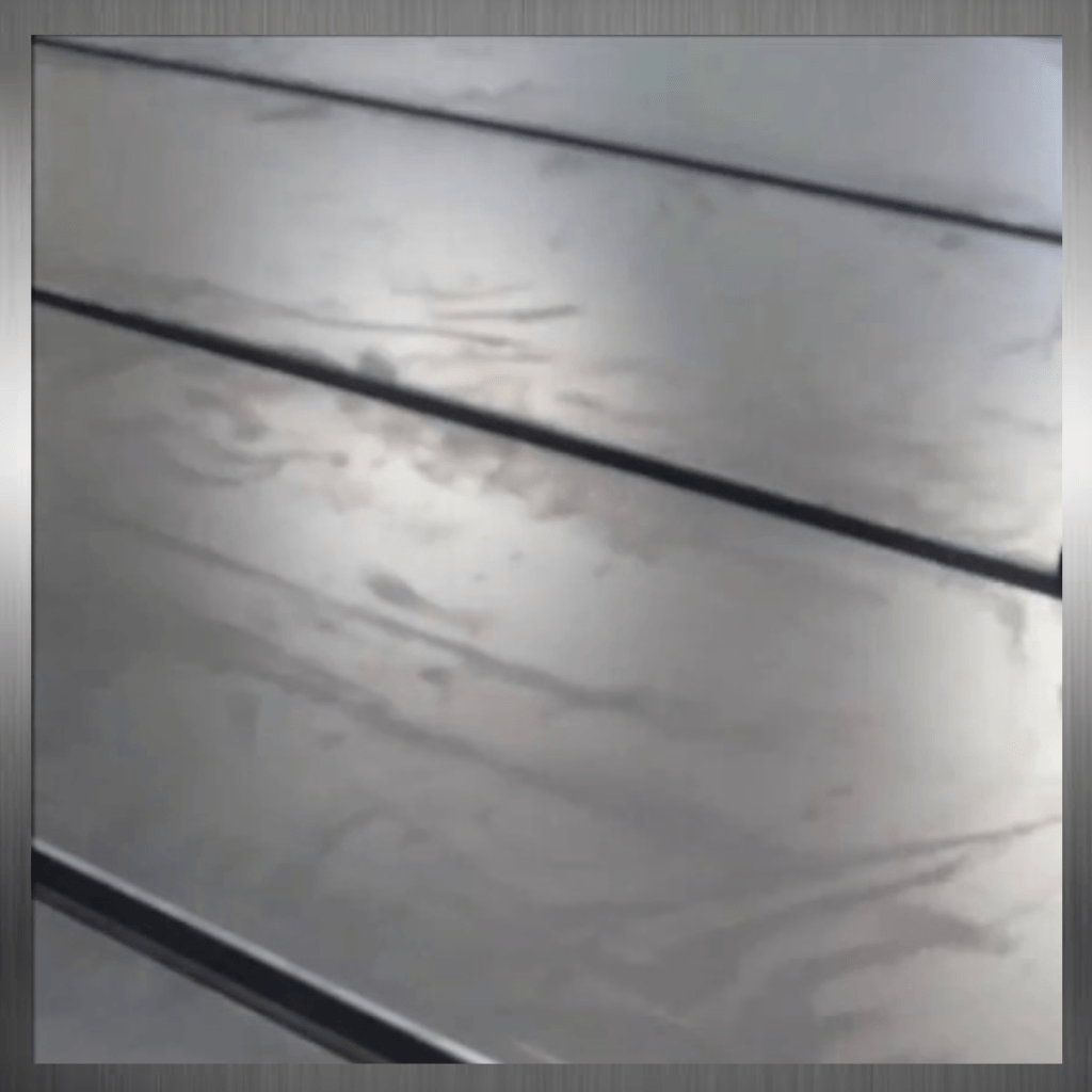 LAMBRIL U BANDEJA PARA PORTÃO 300 X 40 X 3000 MM CHAPA 20 (0,90MM)